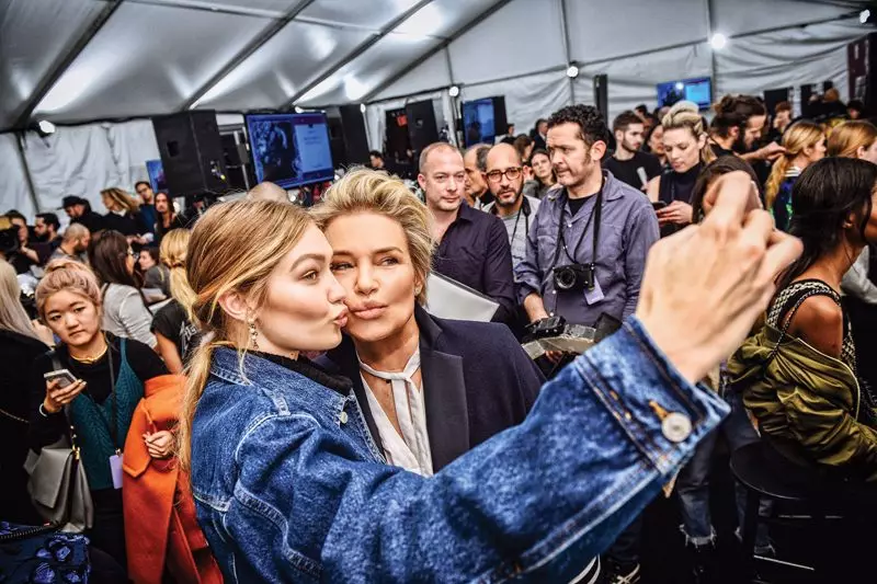 Yolanda Hadid äitinä olemisesta hänen kauniille kolmen sikiölle 30100_9