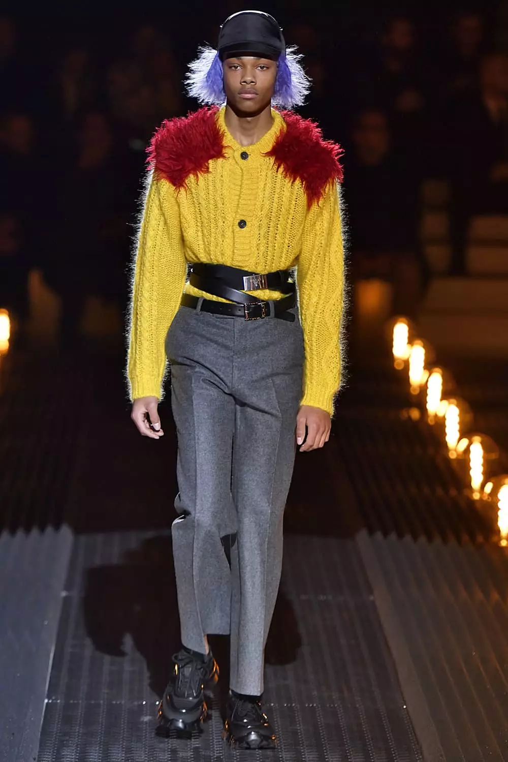 Dath! Uigeacht! Gigi! Kaia! Féach Every Look From Prada’s Latest Show 30266_33