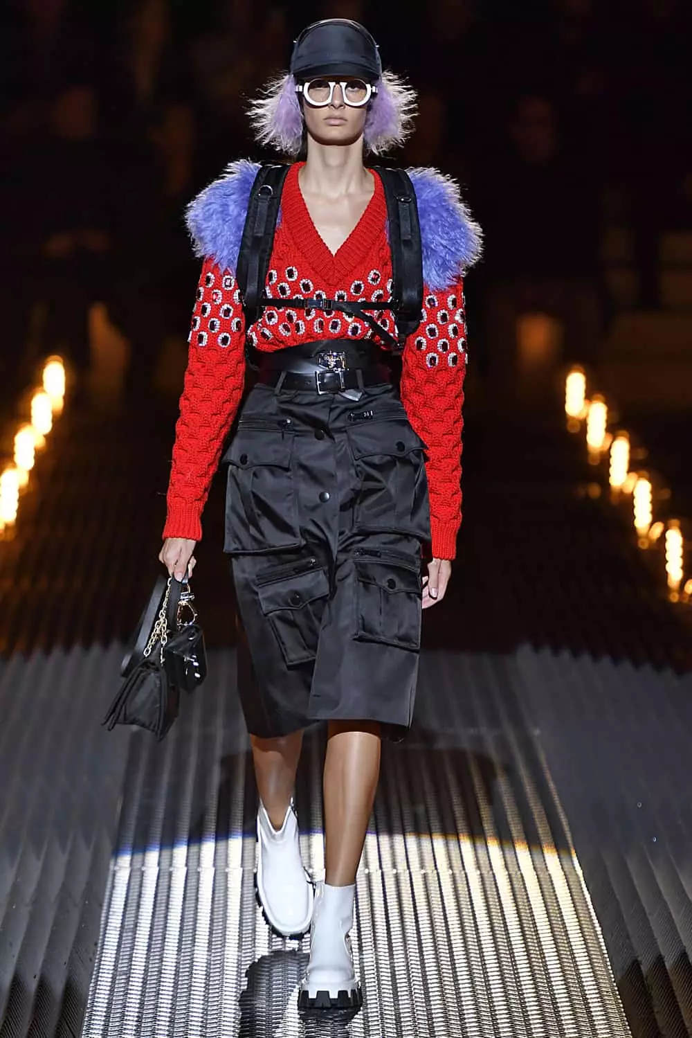 Dath! Uigeacht! Gigi! Kaia! Féach Every Look From Prada’s Latest Show 30266_39