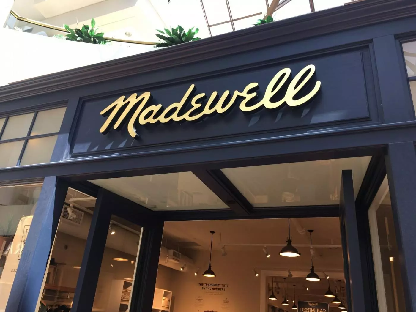 මේගන් මාක්ල්ගේ විරසක ඥාතීන් ලී වැඩවලින් පිටතට පැමිණේ, J.Crew Doubles Down on Madewell 31348_3