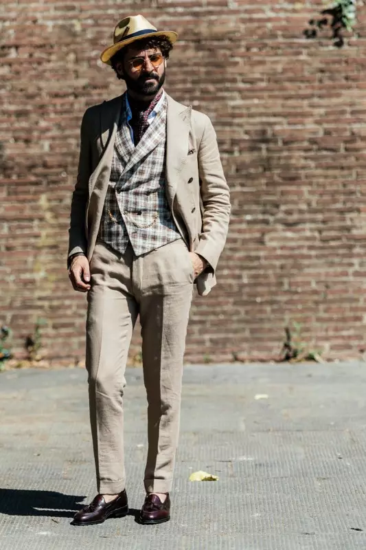 16 looks de rue de Pitti Uomo 31530_4