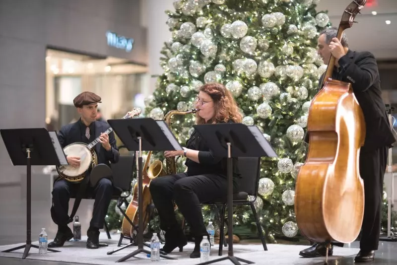 Brookfield Place bied inkopies met sjampanje aan 31621_8