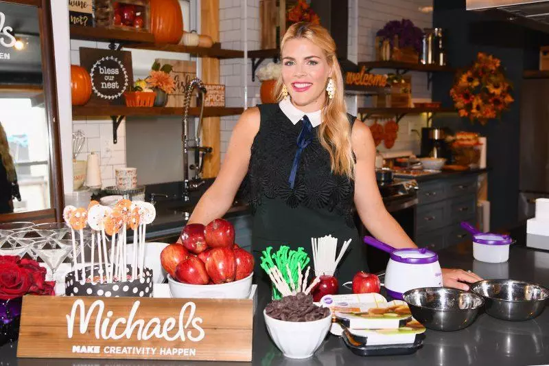 6 Pengajaran Baking dari Busy Philipps