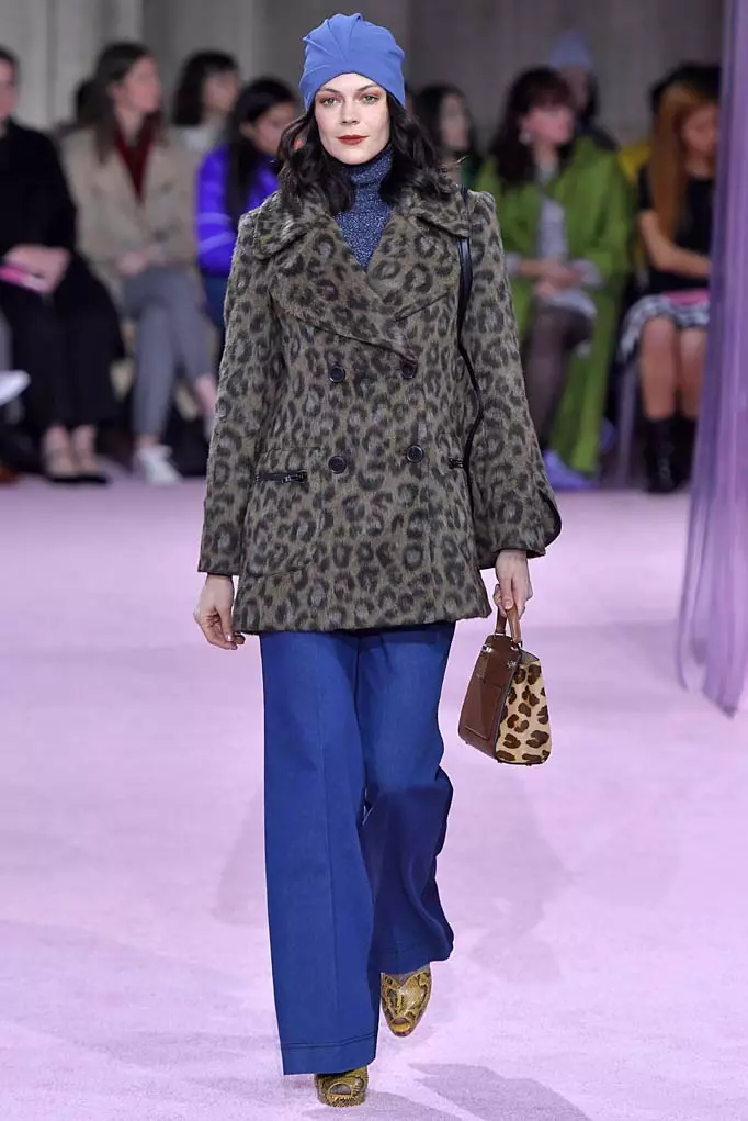 Nicola Glass Trafas Ŝian Paŝon Kun Triumfa Dua Runway Show por Kate Spade 31885_12