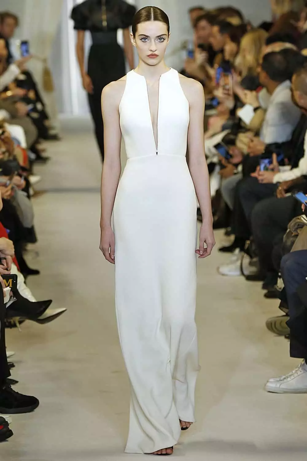 Letšoao la feshene la 2019 la Brandon Maxwell's Elegant and Emotional Falls 31901_28