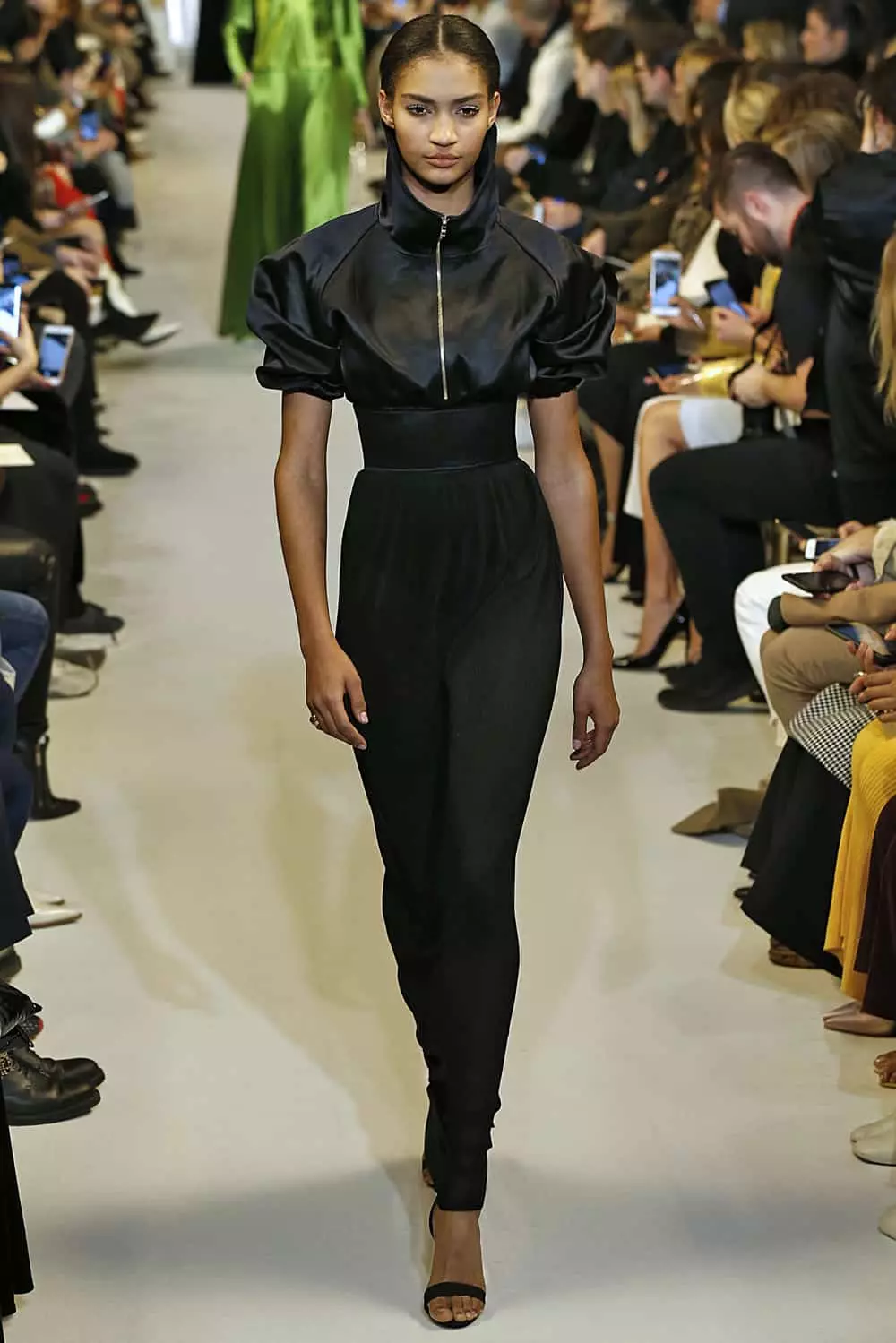 Brandon Maxwell-en 2019ko udazkeneko moda desfile dotore eta emozionala 31901_29