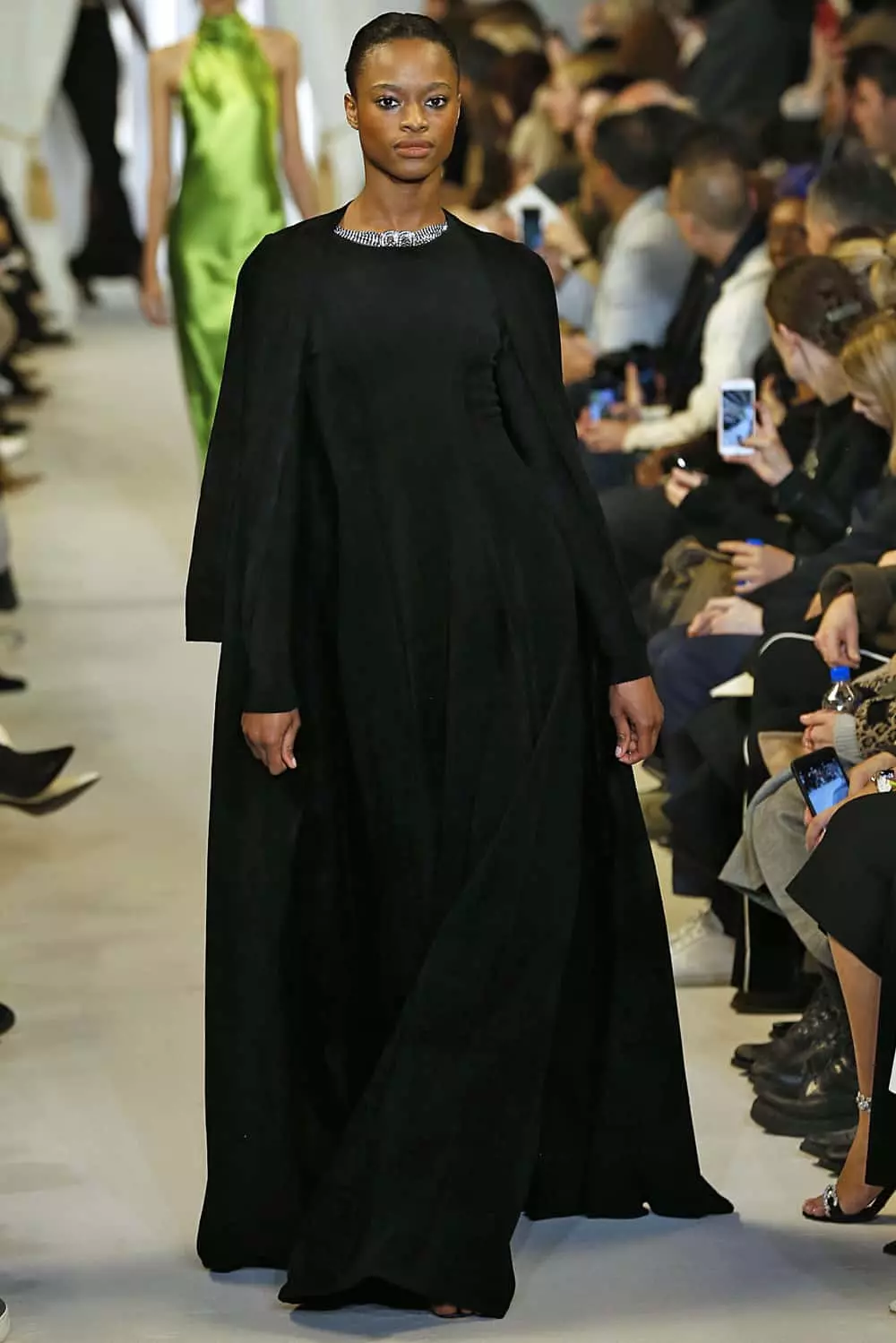 Brandon Maxwell's elegante en emosjonele moadeshow fan 'e hjerst 2019 31901_31