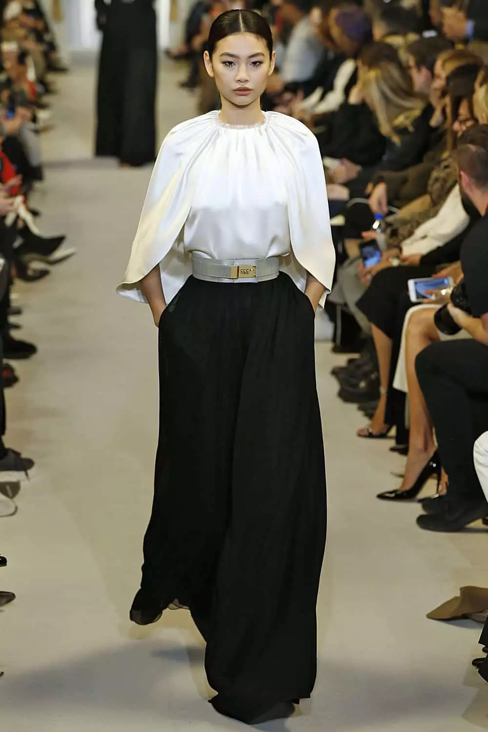 Brandon Maxwell's Elegan sareng Emosional Ragrag 2019 Fashion Show 31901_36