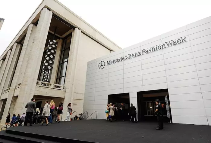 New York Fashion Week เสนอราคา Adieu To Lincoln Center หลังจากการแสดงในเดือนกุมภาพันธ์