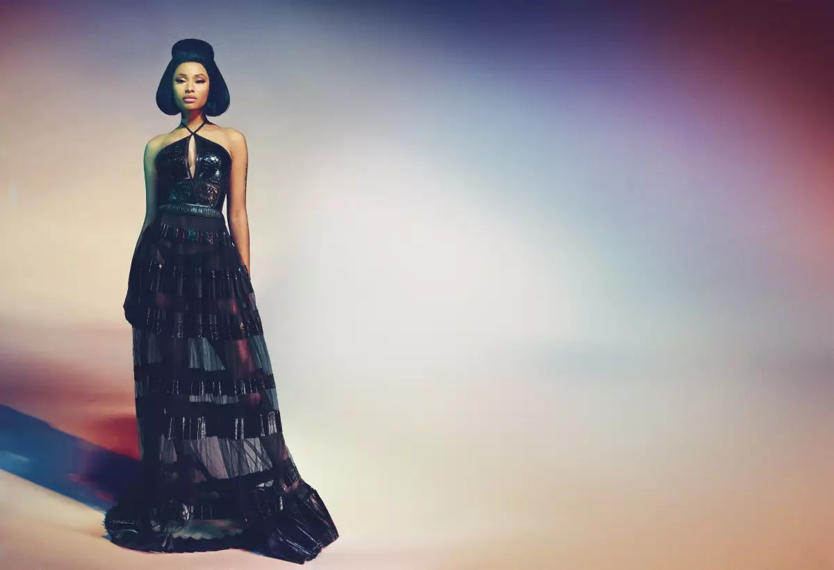 Nicki Minaj Frontas la Printempan Kampanjon de Roberto Cavalli