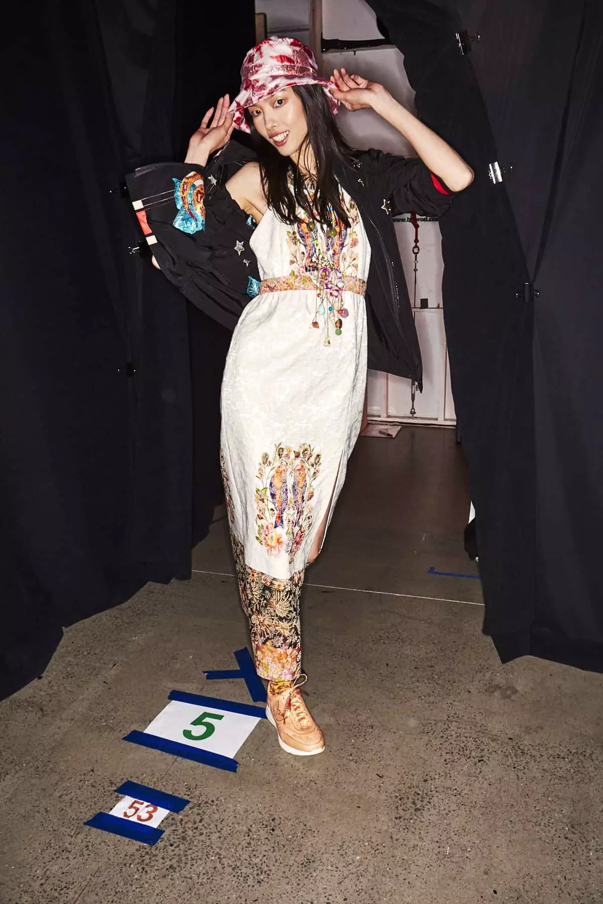 Disse Backstage-bildene fra Anna Sui er de søteste tingene du vil se hele uken 32535_29