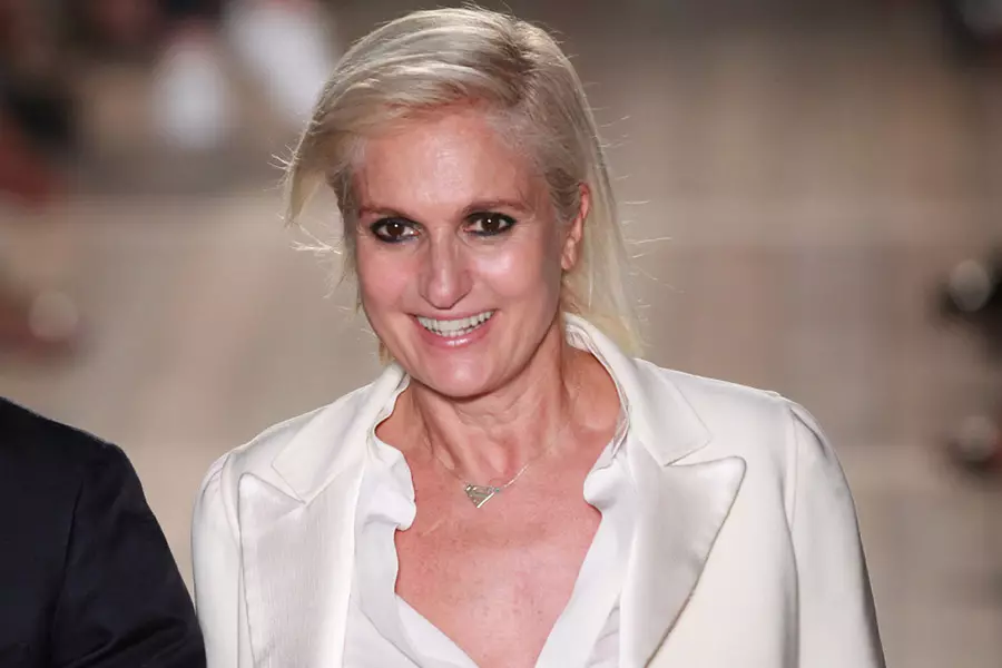 Ĝi estas Oficiala: Dior Konfirmas la Nomumon de Maria Grazia Chiuri kiel Couturier