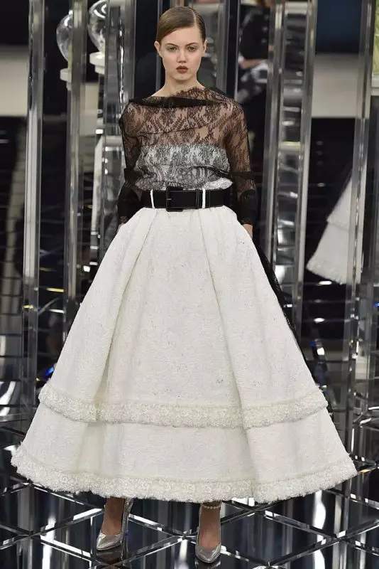 Reflektadoj ĉe Chanel Haute Couture Printempo 2017 34013_19