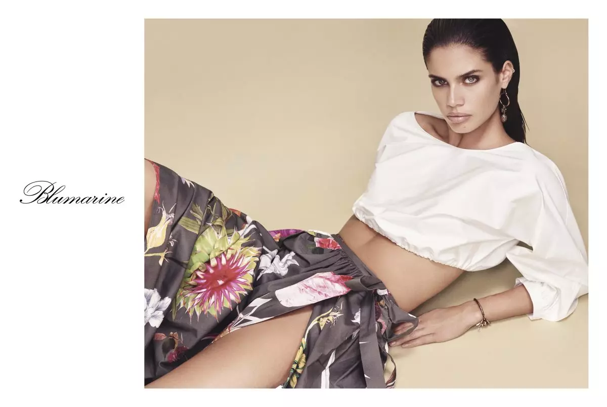 Blumarine Taps Sara Sampaio pikeun Kampanye Spring 2017 na 34014_2