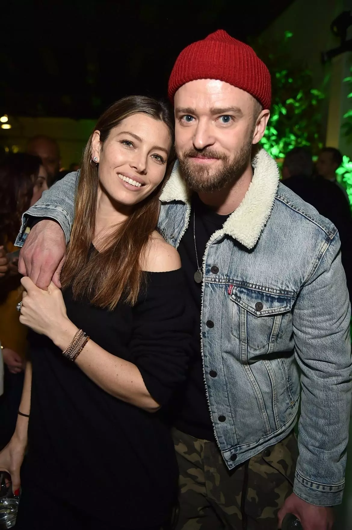 Gasten ieten Grasshoppers by Justin Timberlake's Listening Party