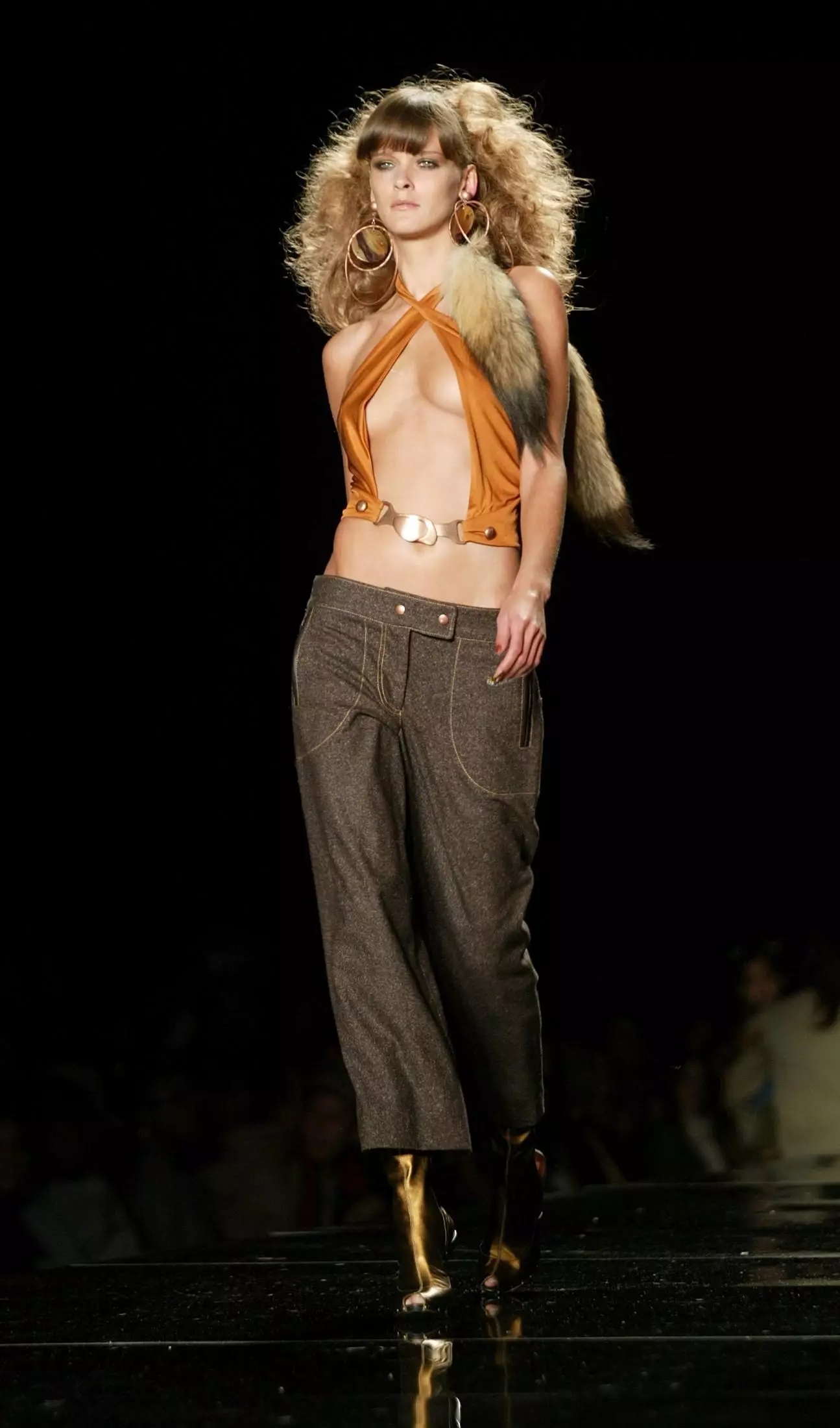 Queste foto della sfilata di moda Baby Phat del 2003 sono le PI EXTRA 34191_6