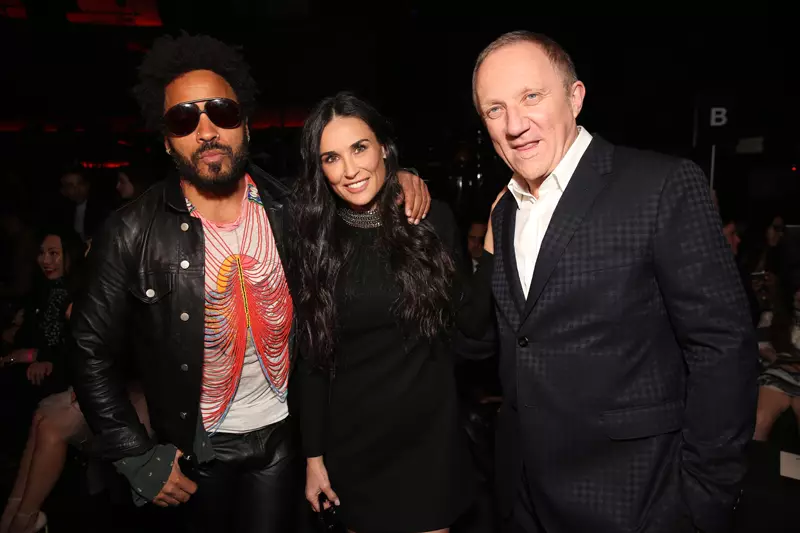 Hedi Slimane’s Star-Studded Front Row yn Saint Laurent