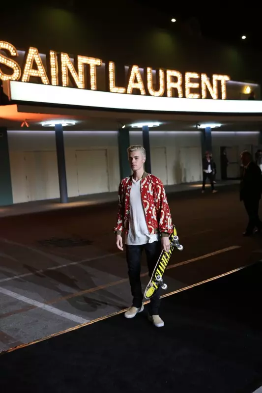 Hedi Slimane's Star-Studded Front Row ao Saint Laurent 34497_25