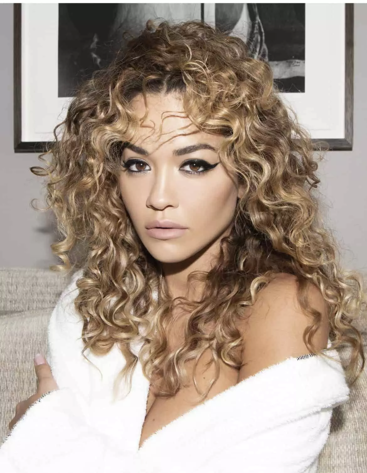 Η Rita Ora On Her Style Inspirations και The New British Designer On Her Radar