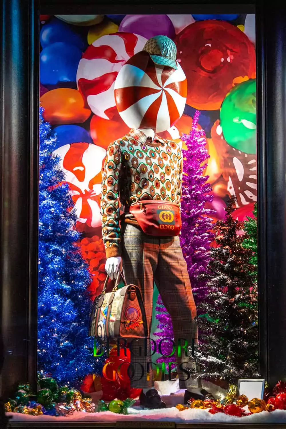 Празничните прозорци на Bergdorf Goodman с бонбони ще ви дадат живот 34986_12
