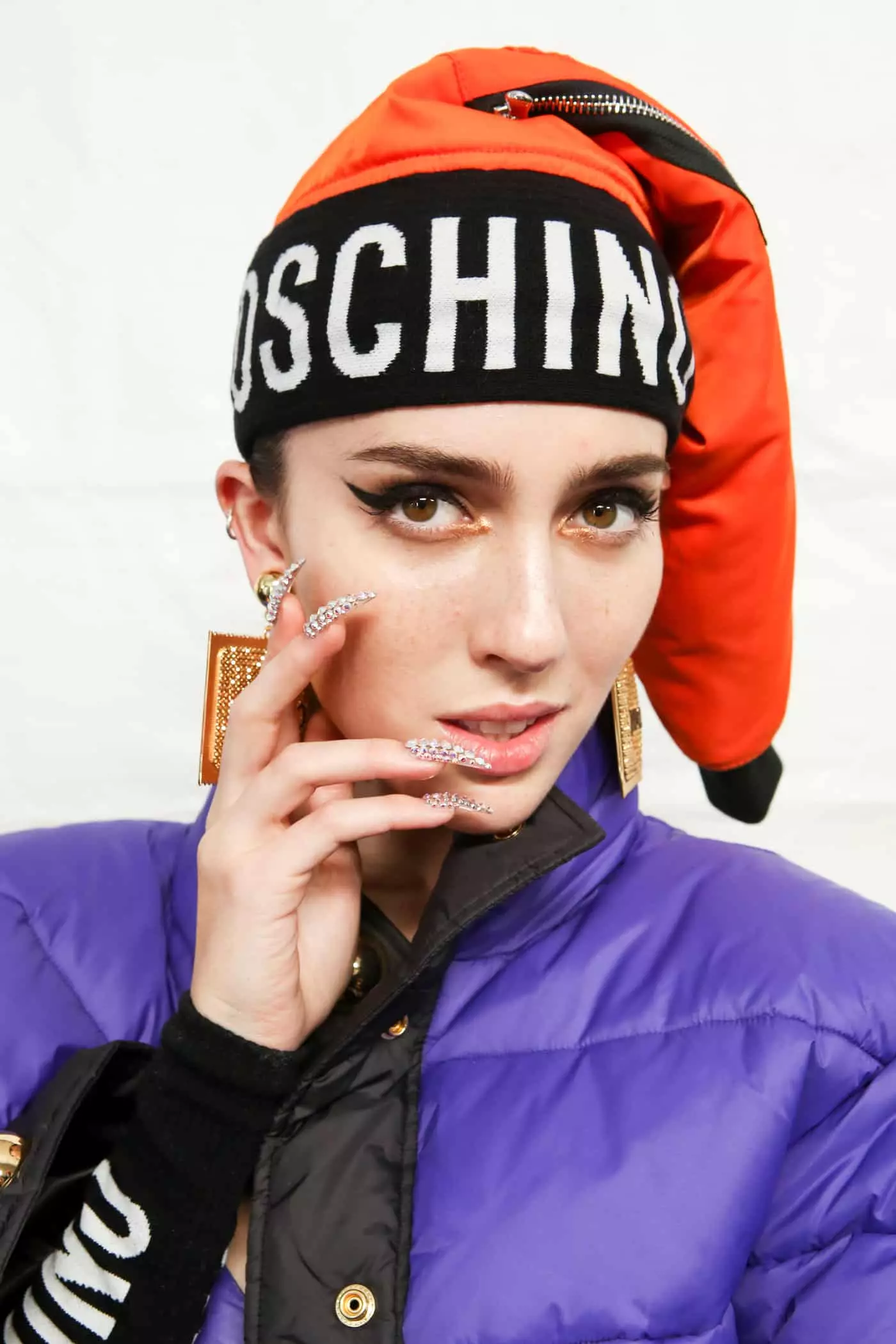 Apa yang Terjadi di Moschino [tv] H&M Show 35044_25