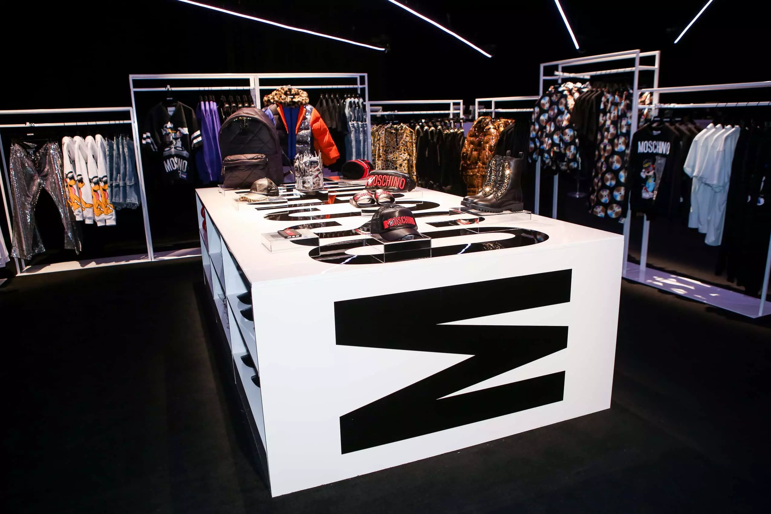 Co poszło na Moschino [tv] H&M Show 35044_28