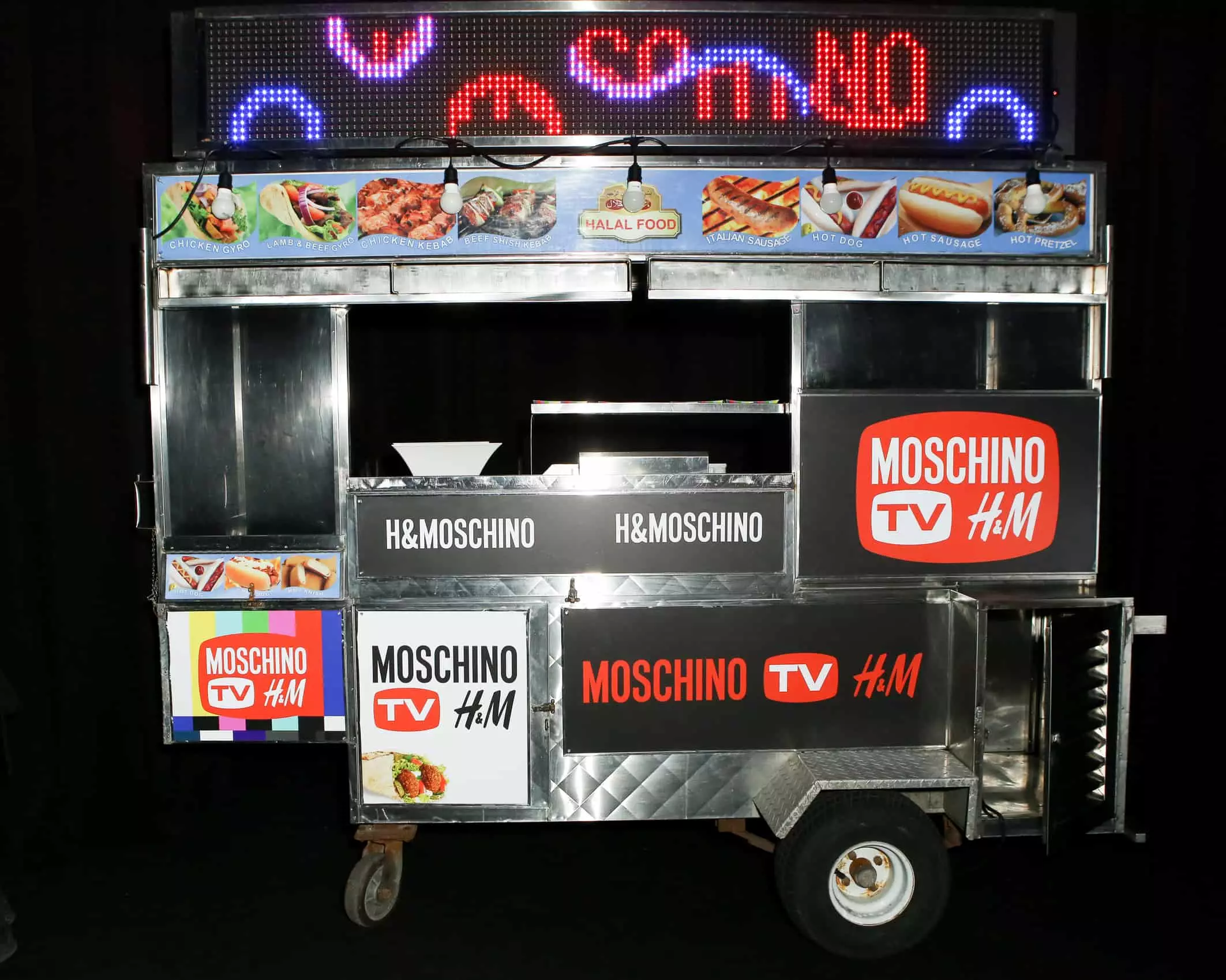 Что случилось на Moschino [tv] H&M Show 35044_31
