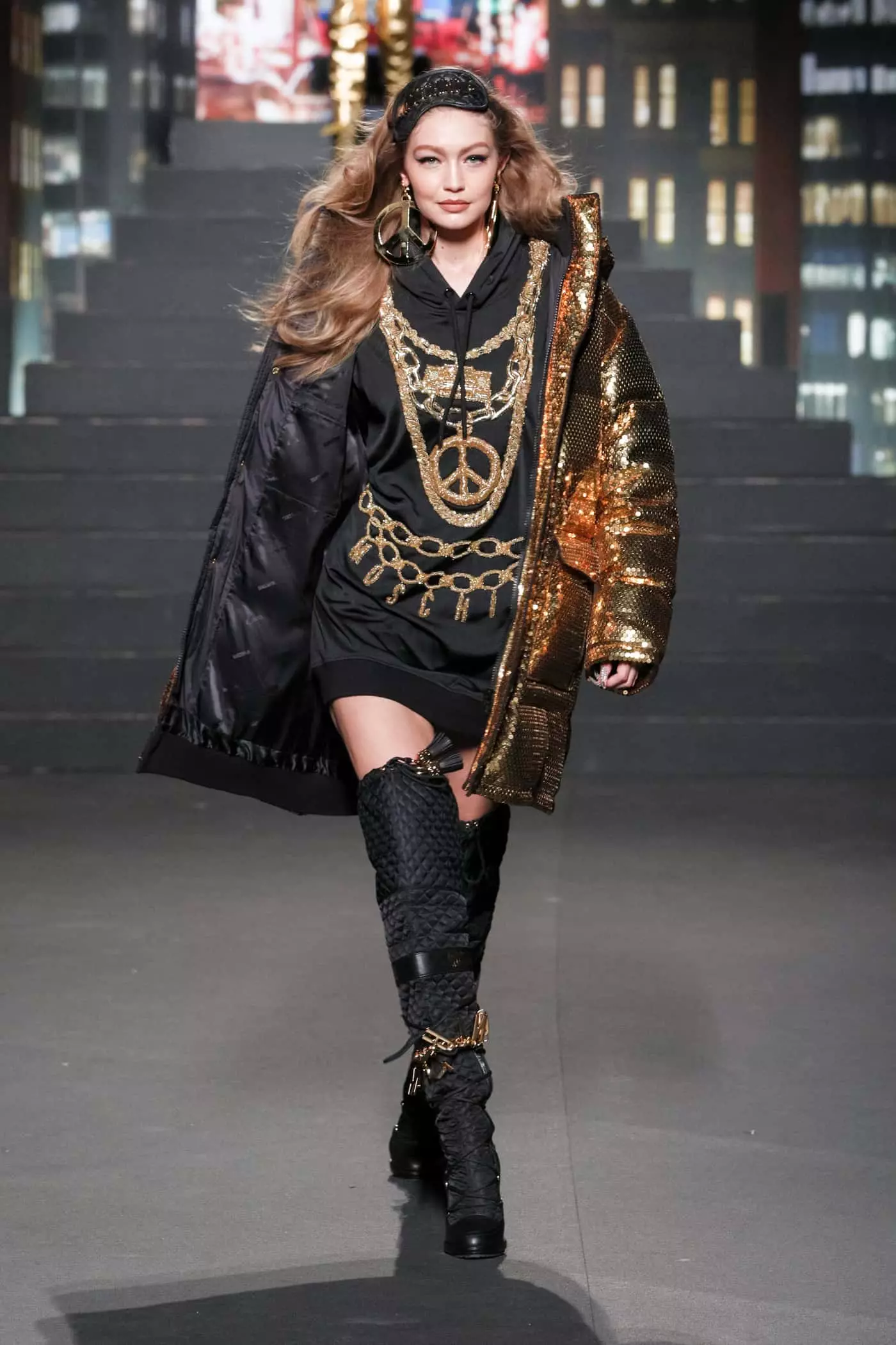 Kio Malsupreniĝis ĉe la Moschino [televido] H&M Show 35044_8