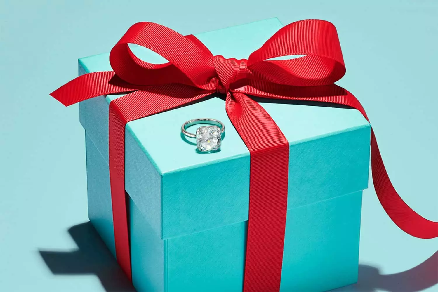 Tiffanyho zbierka jedinečných darčekov je spravodlivá. Takže LUXUS!