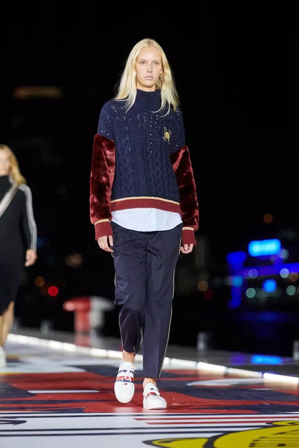 Tommy Hilfiger Vojaĝis al Ŝanhajo por Ekfunkciigi Moda Monaton 36150_102