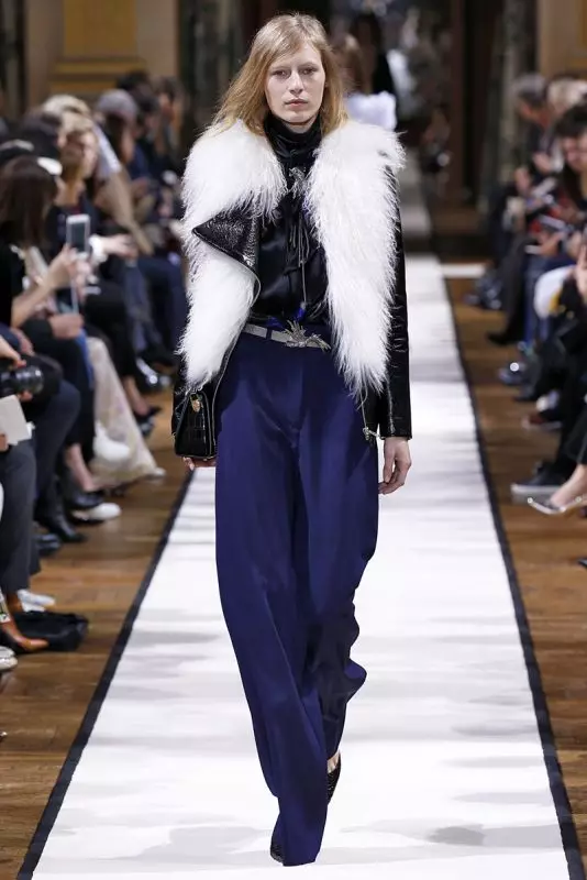 Paris Fashion Week: Mga Araw 1 at 2 36345_33