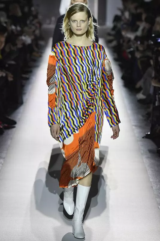 Paris Fashion Week: Mga Adlaw 1 ug 2 36345_37