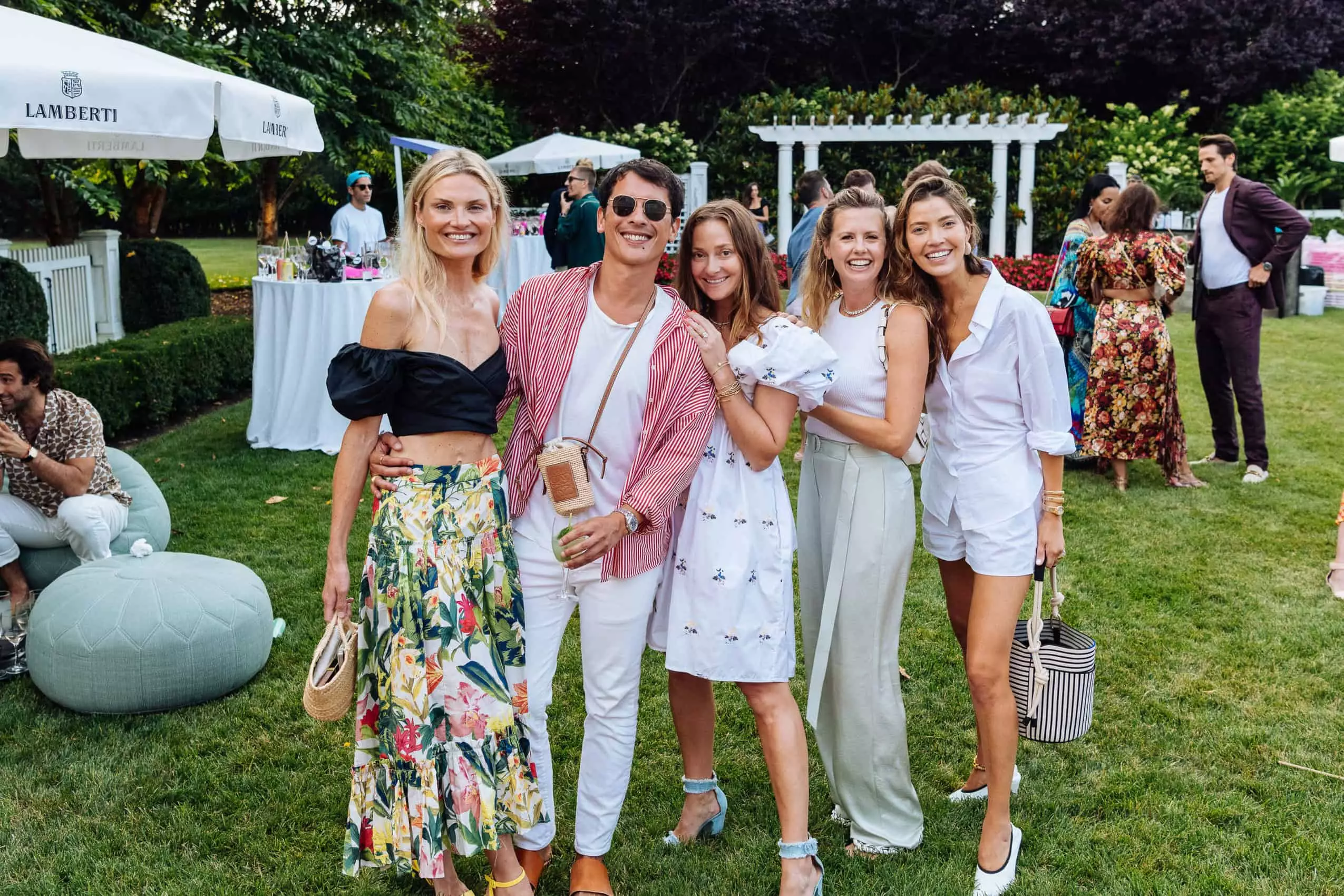 O Daily Summer comemora os mais elegantes dos Hamptons com uma festa no jardim 3662_43