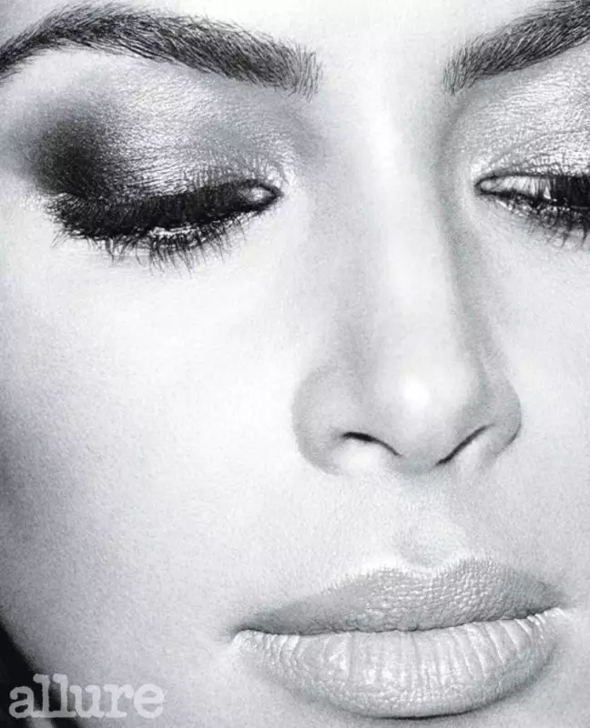 Kim Kardashian West behandelt Allures Best of Beauty-Ausgabe 36732_2