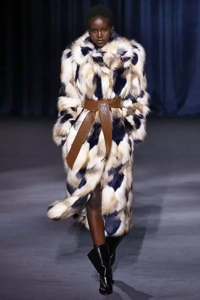 Zotolera 10 Zabwino Kwambiri Kuchokera ku Paris Fashion Week 36747_75
