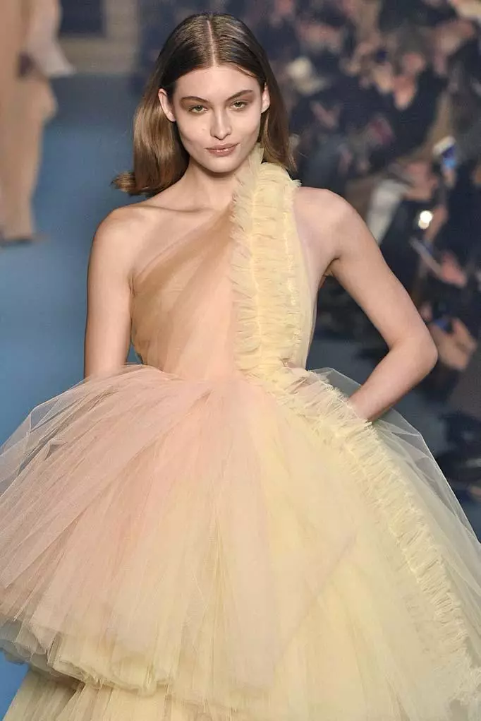 Grace Elizabeth otworzyła Chanel i Slayed Miesiąc Mody z Nowego Jorku do Paryża 36748_47