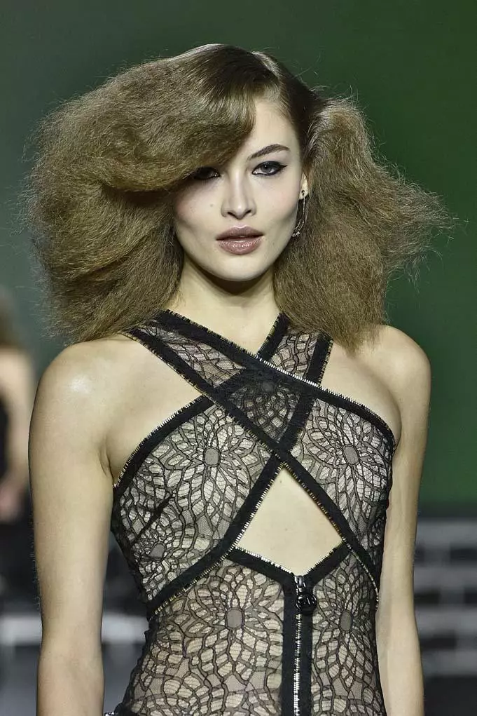 Grace Elizabeth otworzyła Chanel i Slayed Miesiąc Mody z Nowego Jorku do Paryża 36748_56