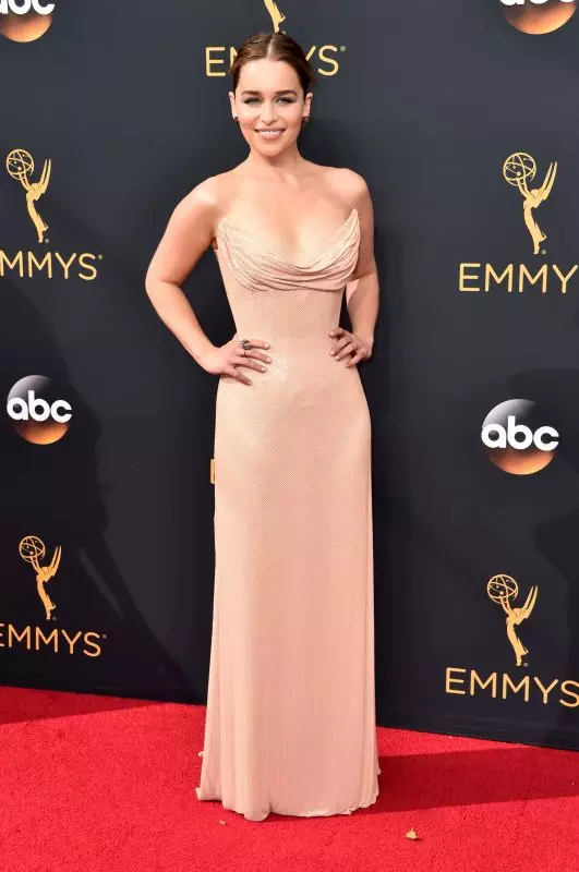 Merle Ginsberg weaget yn op 'e Emmys' Red Carpet Fashion 3679_13