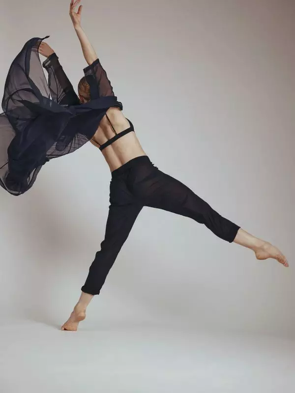 독점: Valentina Kova는 캠페인을 위해 아티스트 Katie Rogers와 ABT Ballerina Isabella Boylston을 탭합니다. 36946_5