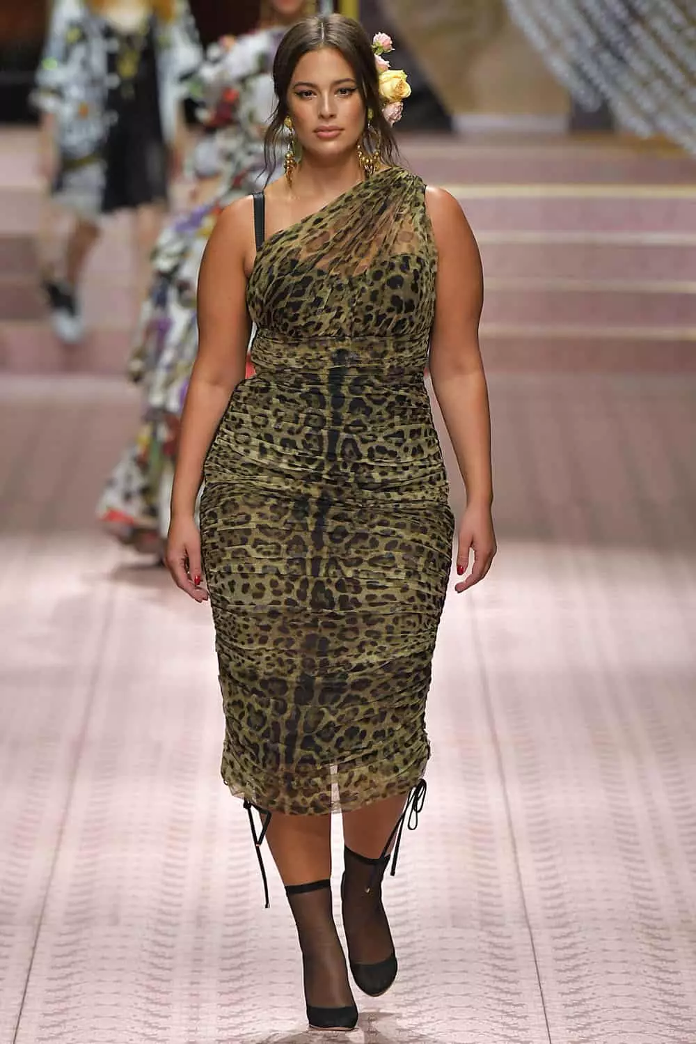 Na faia e Isabella Rossellini le Dolce & Gabbana Runway ma se Mafutaga a le Aiga 37134_5