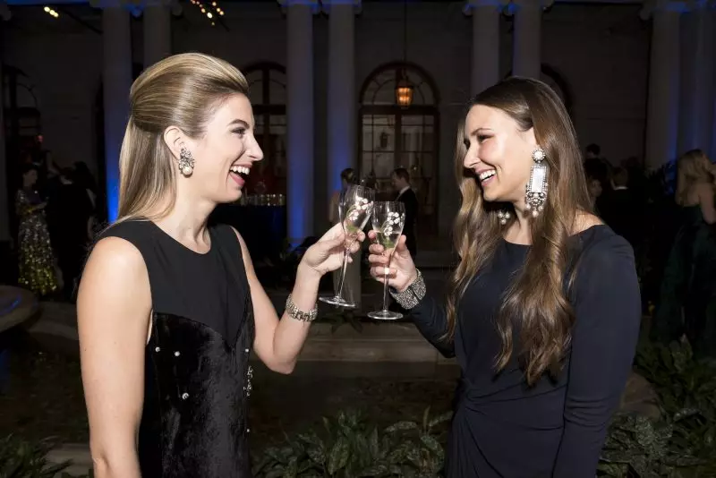 Karolina Errera bilan The Frick Young Fellows Ball 2017-dan barcha ko'rinishlar 37149_13