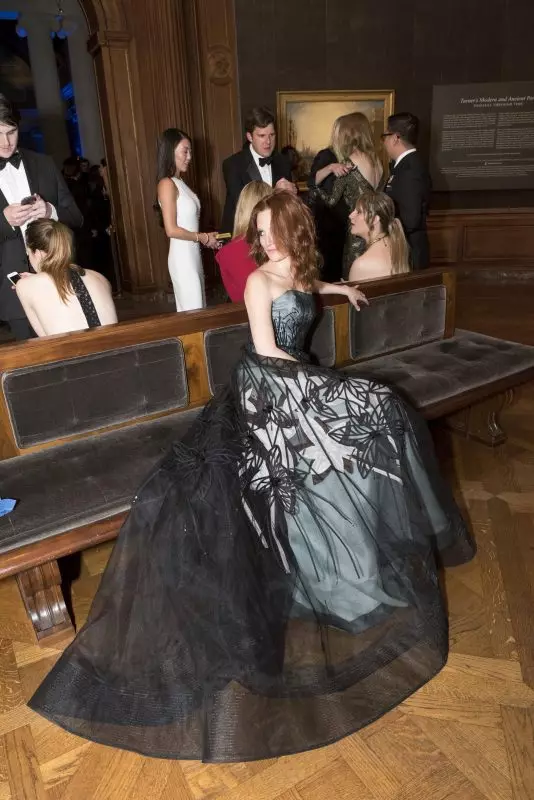 Visi žvilgsniai iš „The Frick Young Fellows Ball 2017“ su Carolina Herrera 37149_17