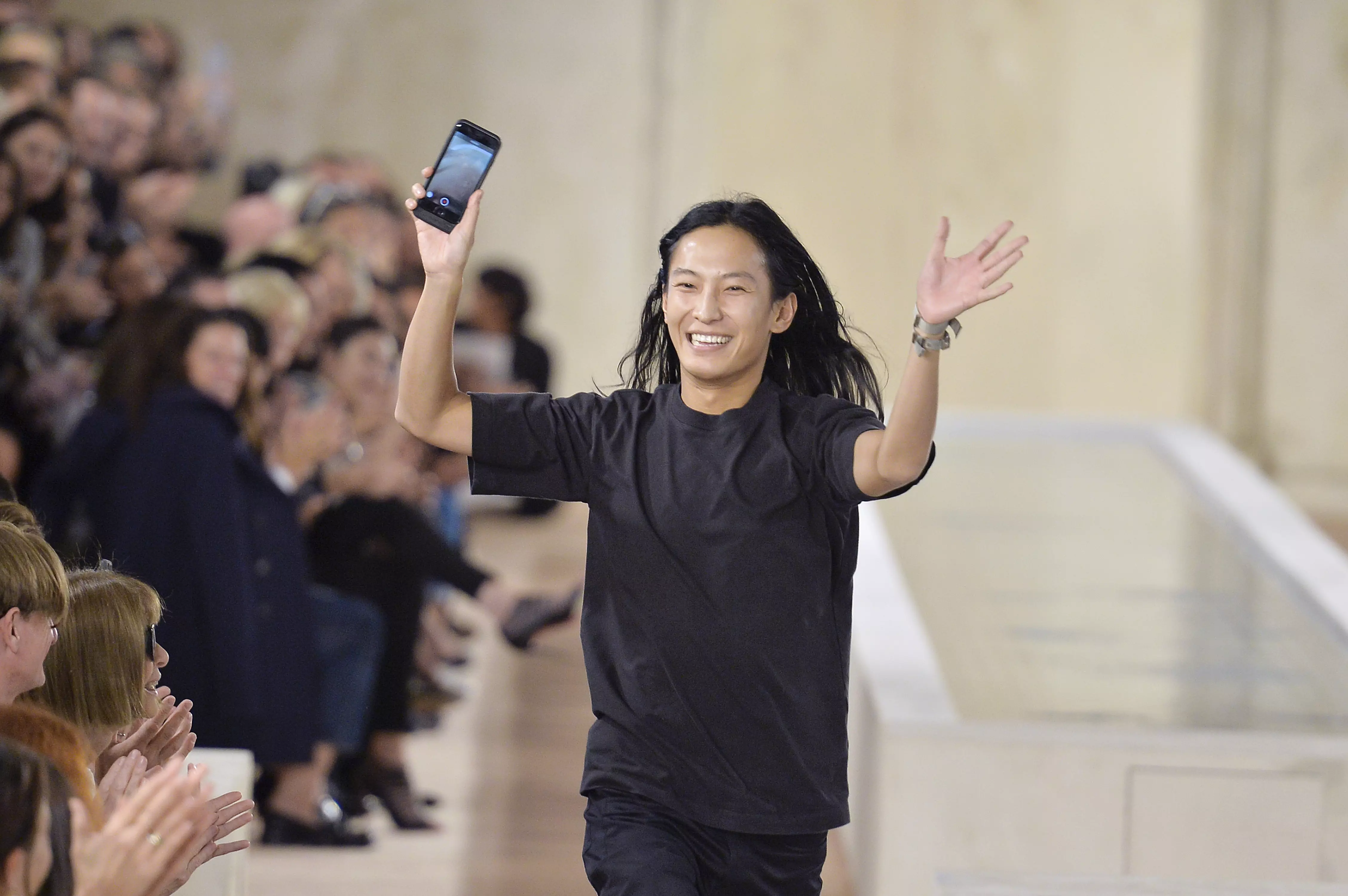 Ijuanya! Alexander Wang nwere Logo ọhụrụ