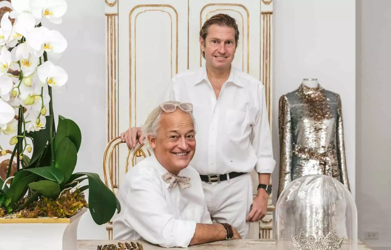 Badgley Mischka's Gorgeous New Palm Beach Store ഉള്ളിലേക്ക് നോക്കുക