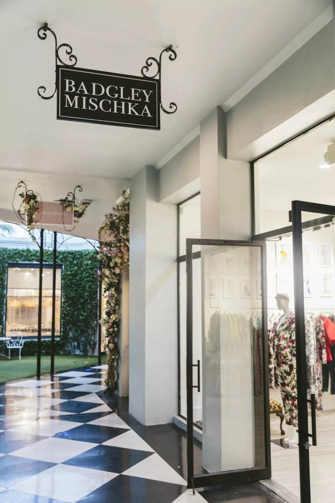 Badgley Mischka's Gorgeous New Palm Beach Store ඇතුලත බලන්න 3762_16