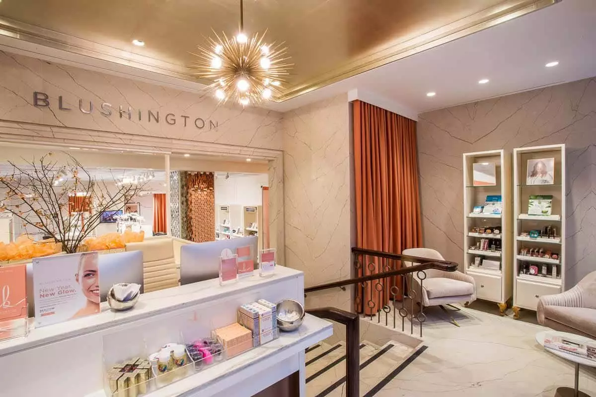 Gibuksan ni Blushington ang Summer Pop-Up Beauty Lounge sa Southampton