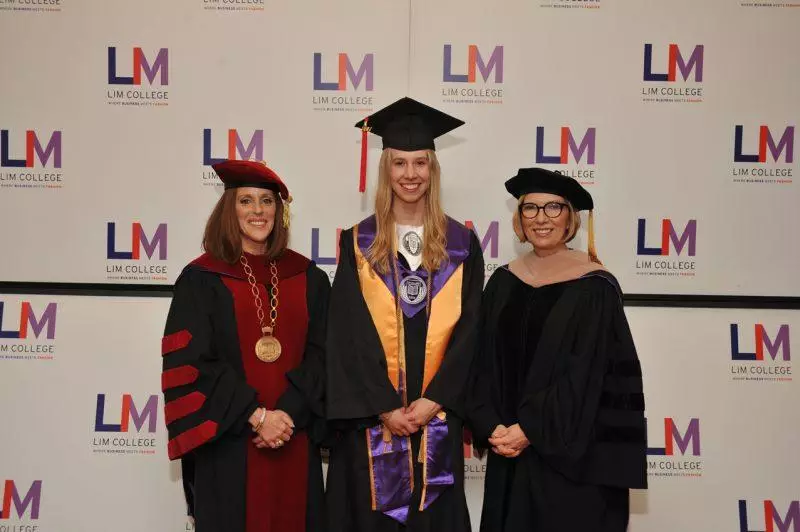 Lord & Taylor 的 Liz Rodbell 在 LIM 學院畢業典禮上發表主題演講 38018_11
