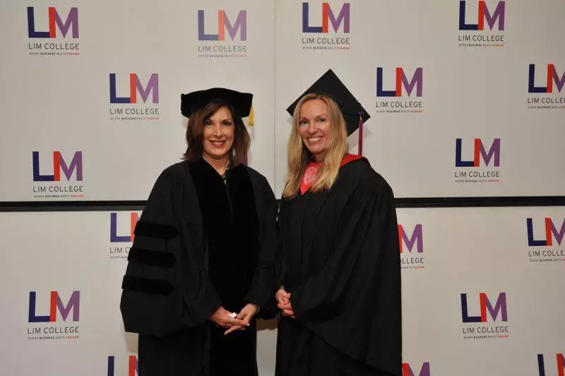 Liz Rodbell de Lord & Taylor dá un discurso de apertura no LIM College 38018_13