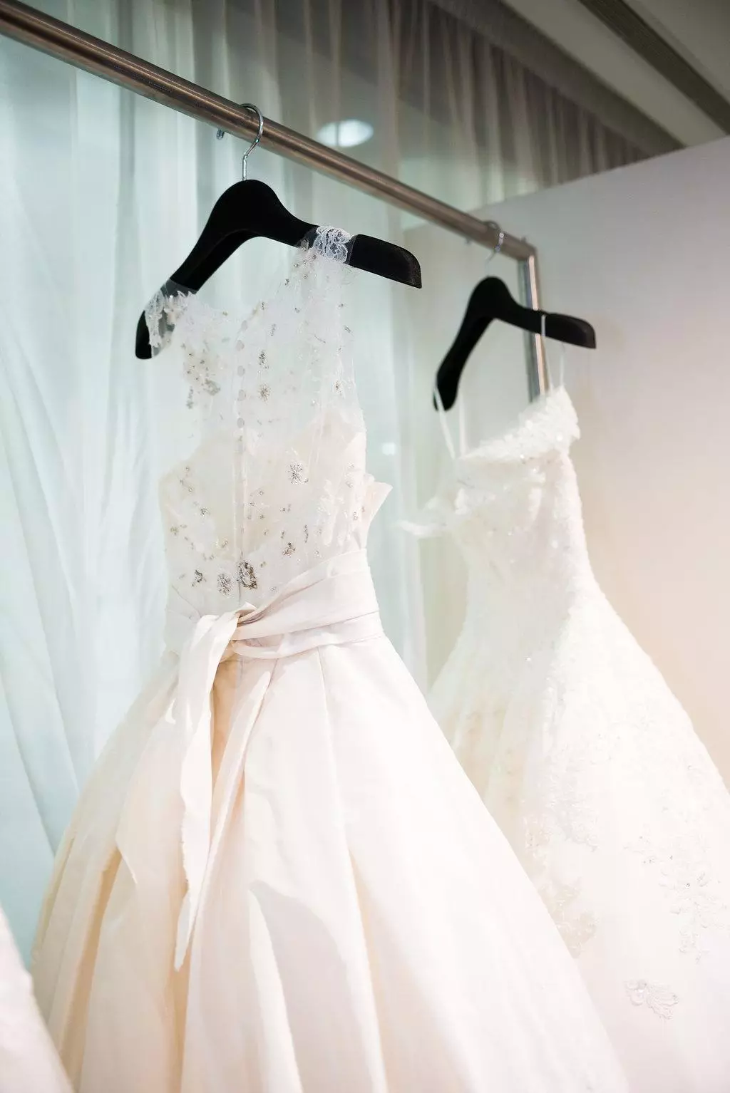 Ang Designer ng Wedding Dress na si Amsale Aberra ay Pumili ng Gown Para kay Meghan Markle 38221_2