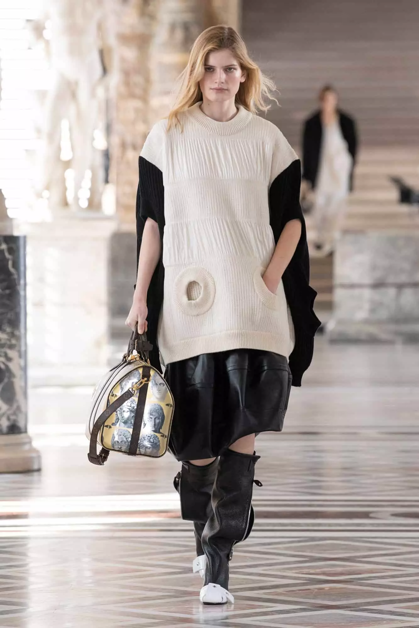 Tutus! Tøff punk! Louvre! Louis Vuitton Fall '21 signerer motemåneden med et smell 3846_17